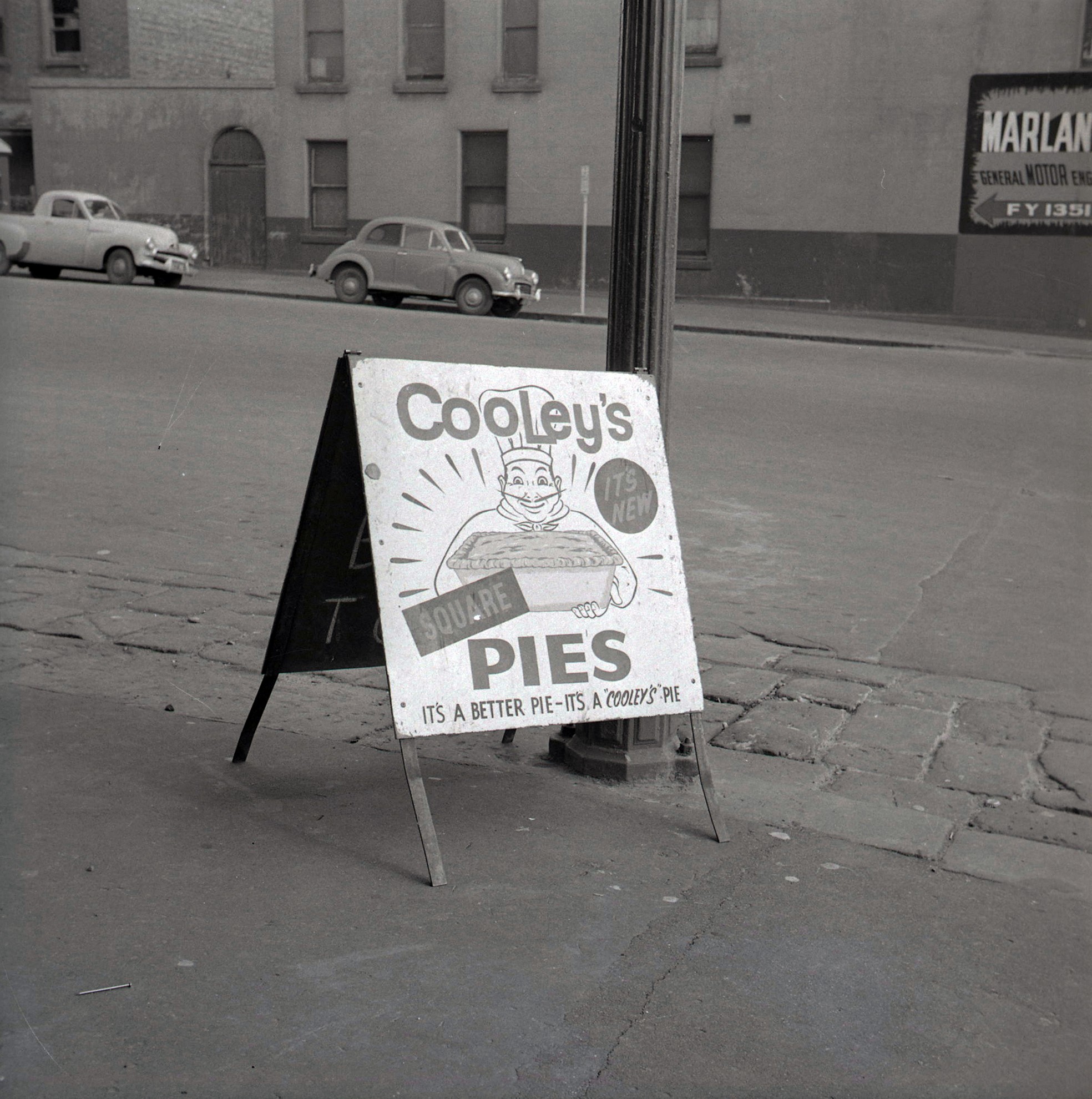 N1075 Cooley's Pies sign - City Collection