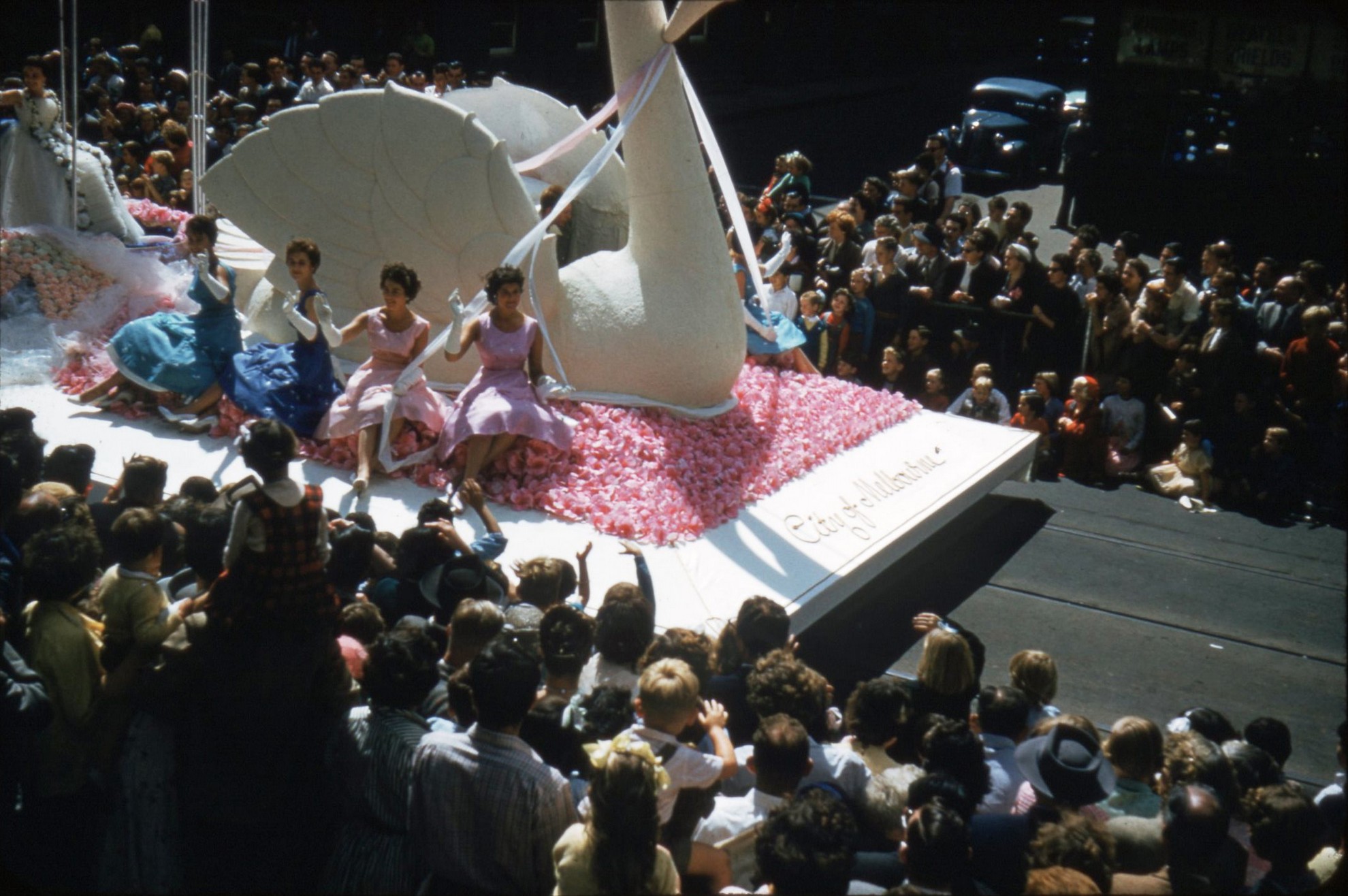 Moomba Queen float - City Collection