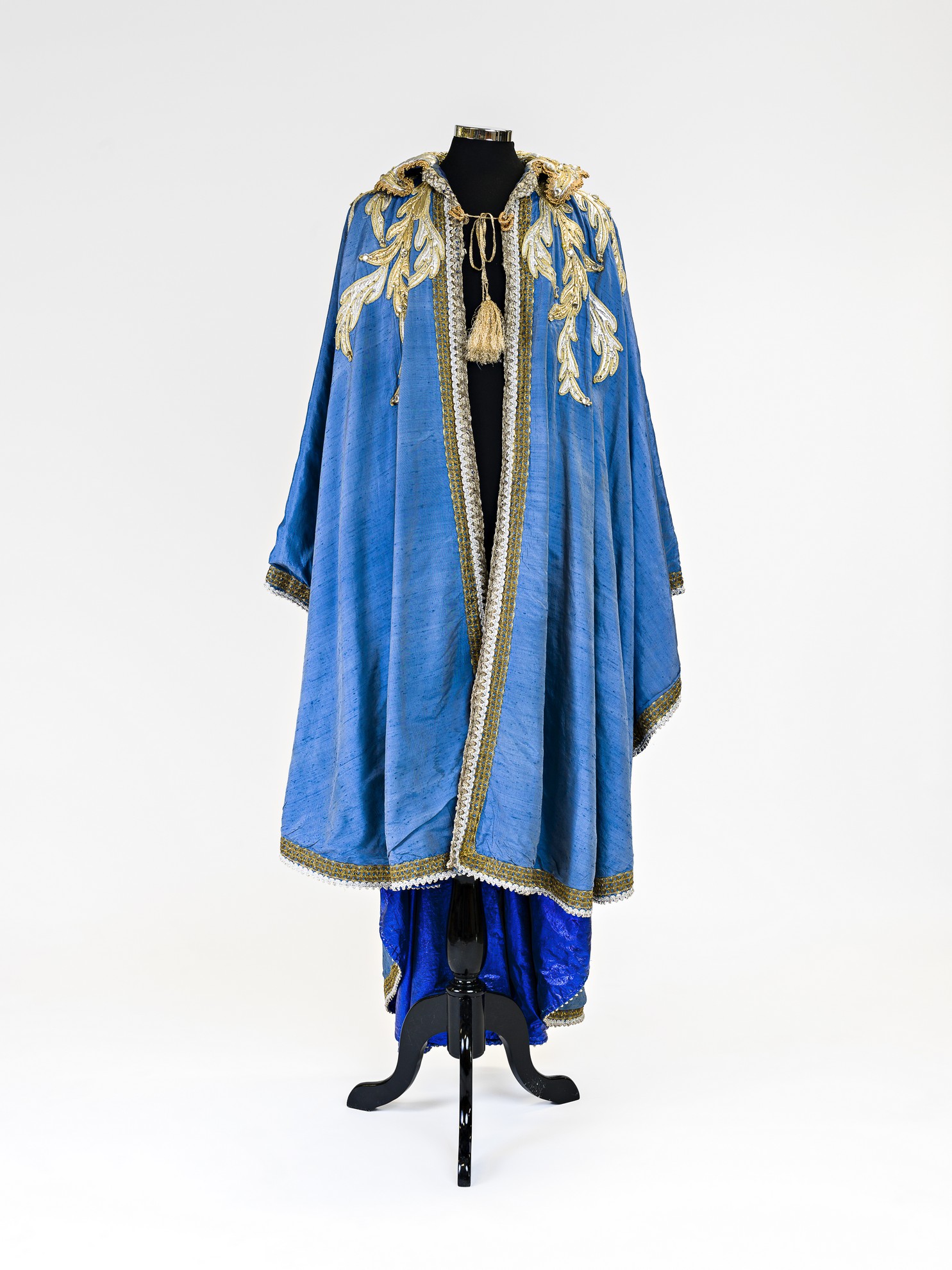 Robe, Moomba Queen - City Collection