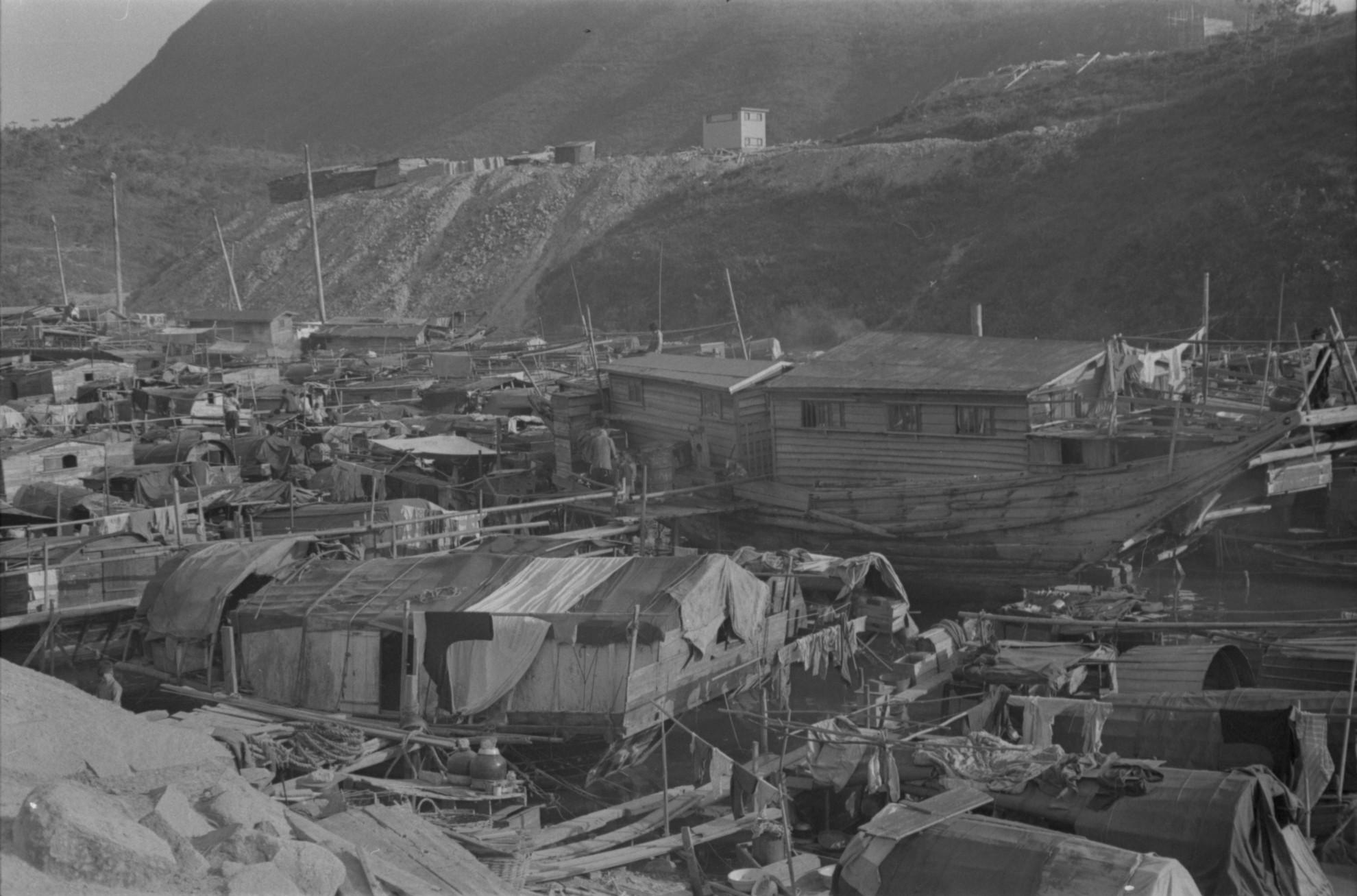 35A-25d Image of a floating village in Hong Kong - City Collection
