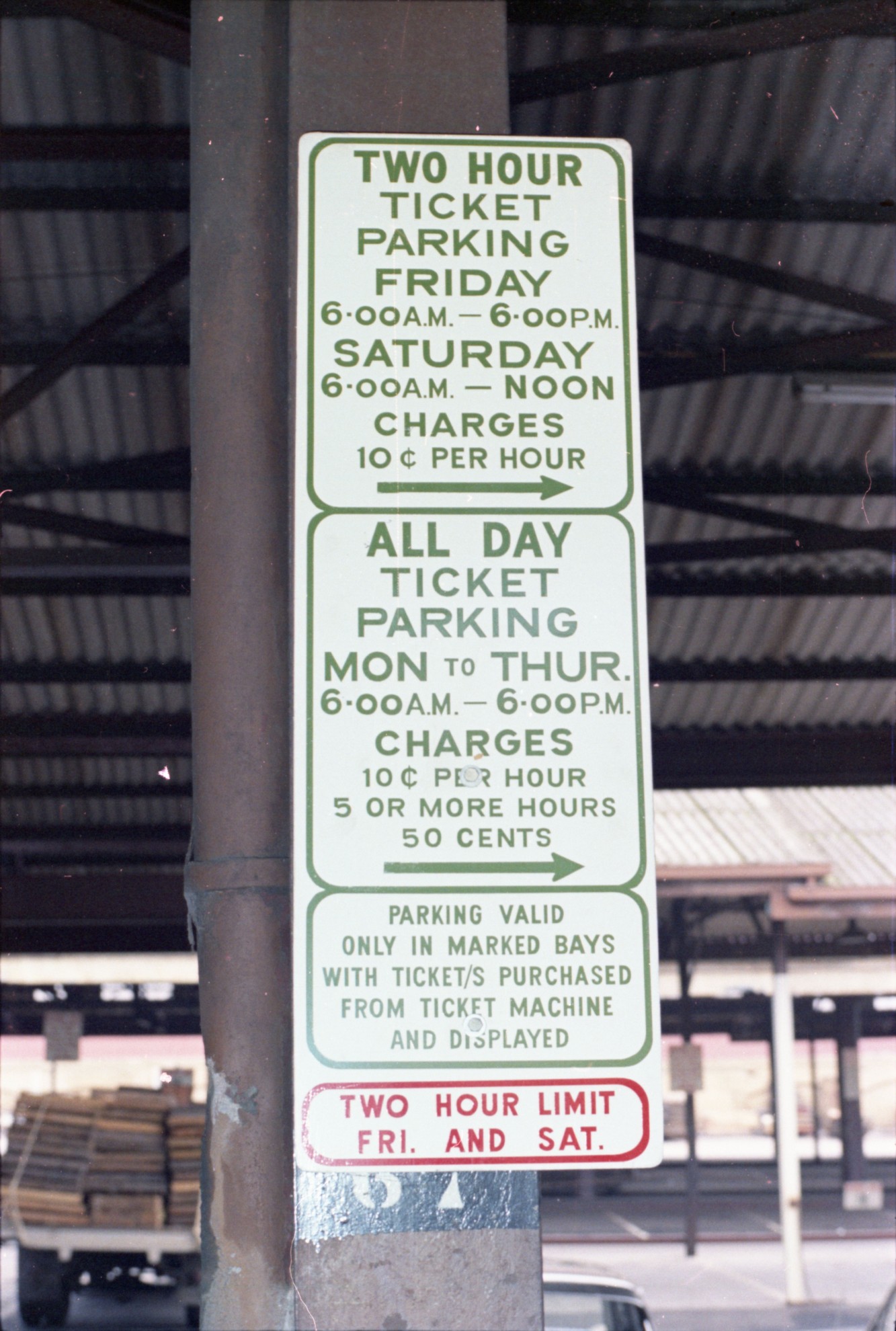 35B-10d Image of a parking sign at Queen Victoria Market carpark, with ...