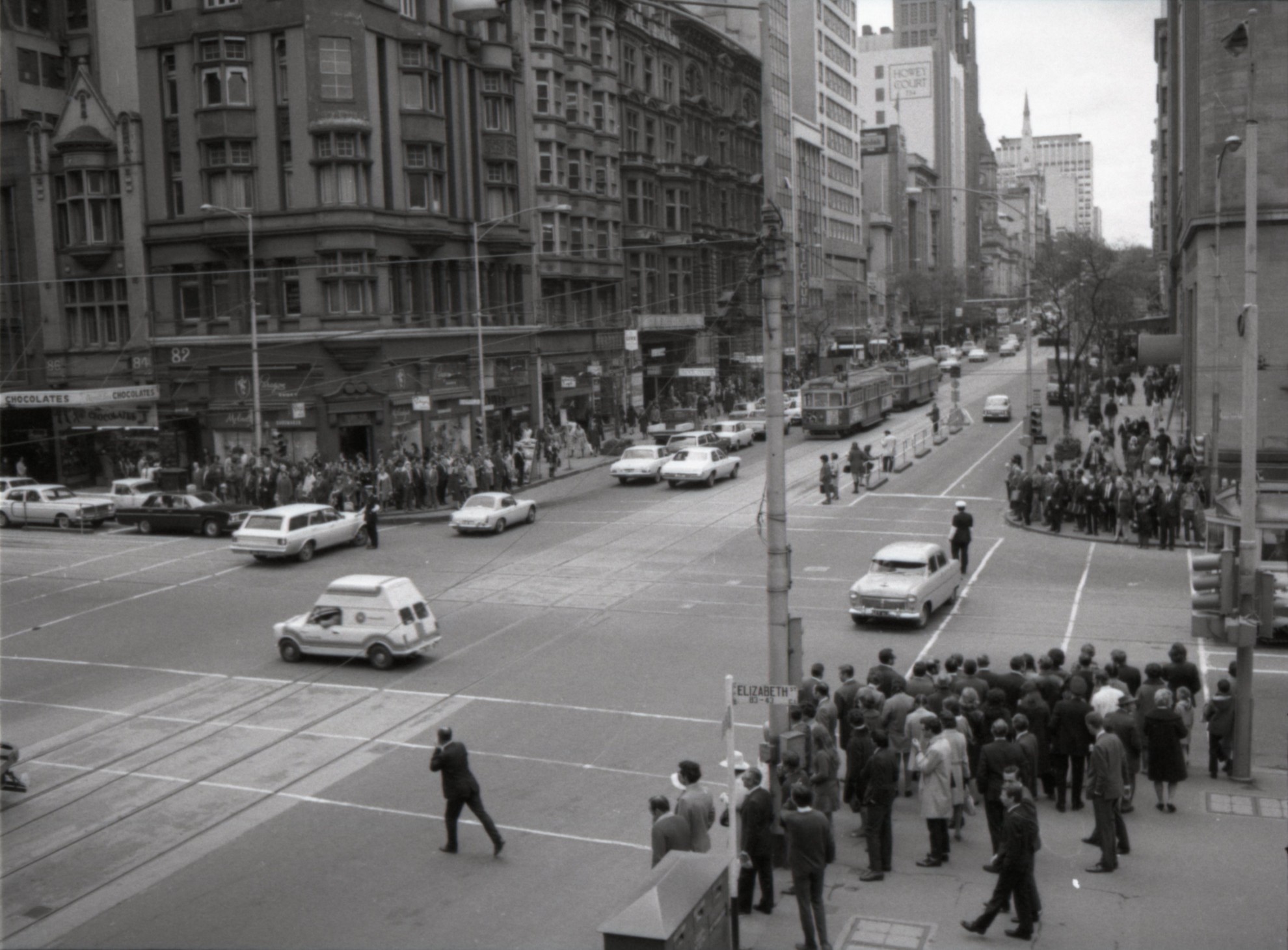 35B-14n Image of pedestrians crossing at Elizabeth Street and Collins ...