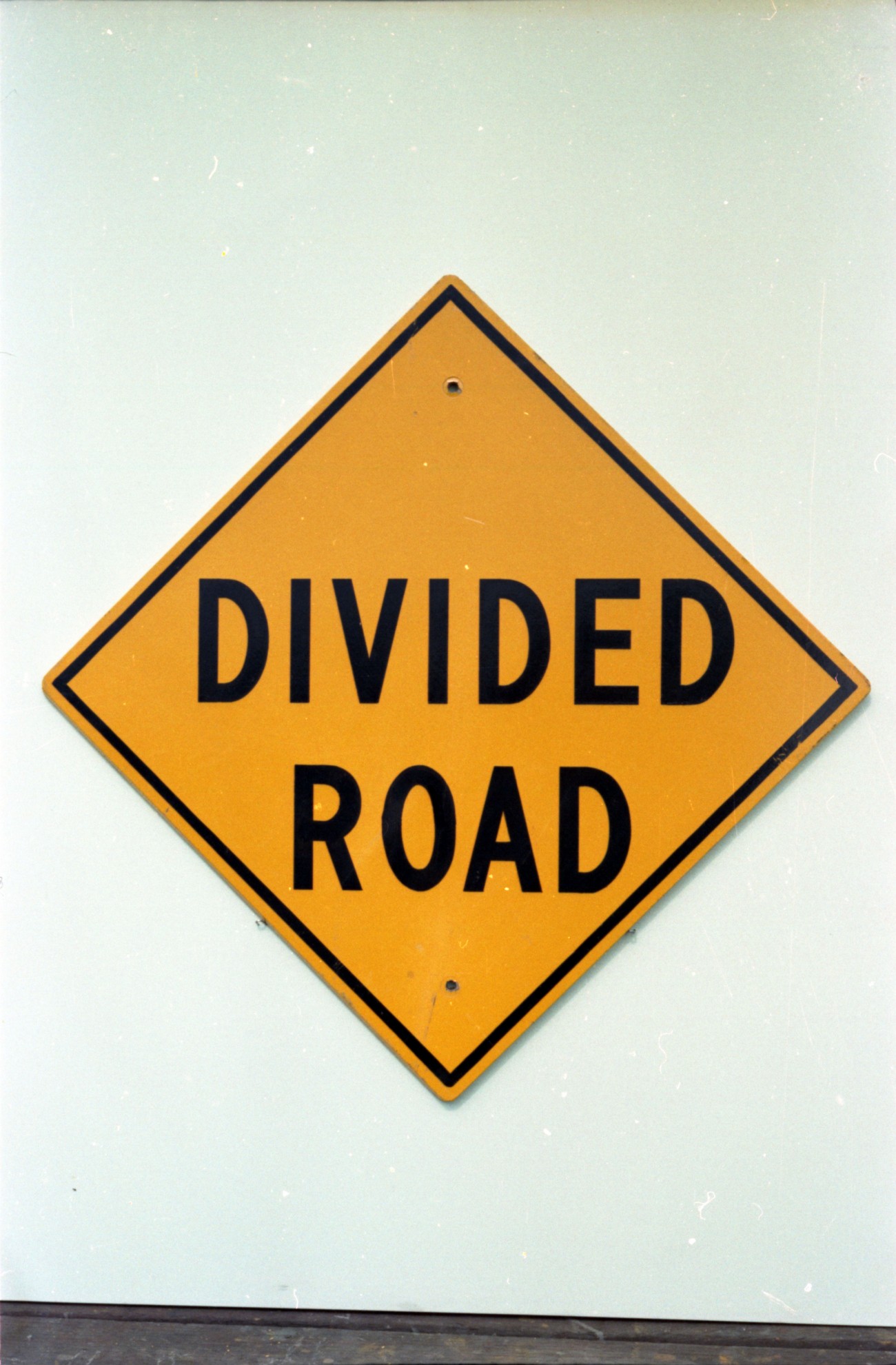 35B-62g Image of a sign for a divided road - City Collection