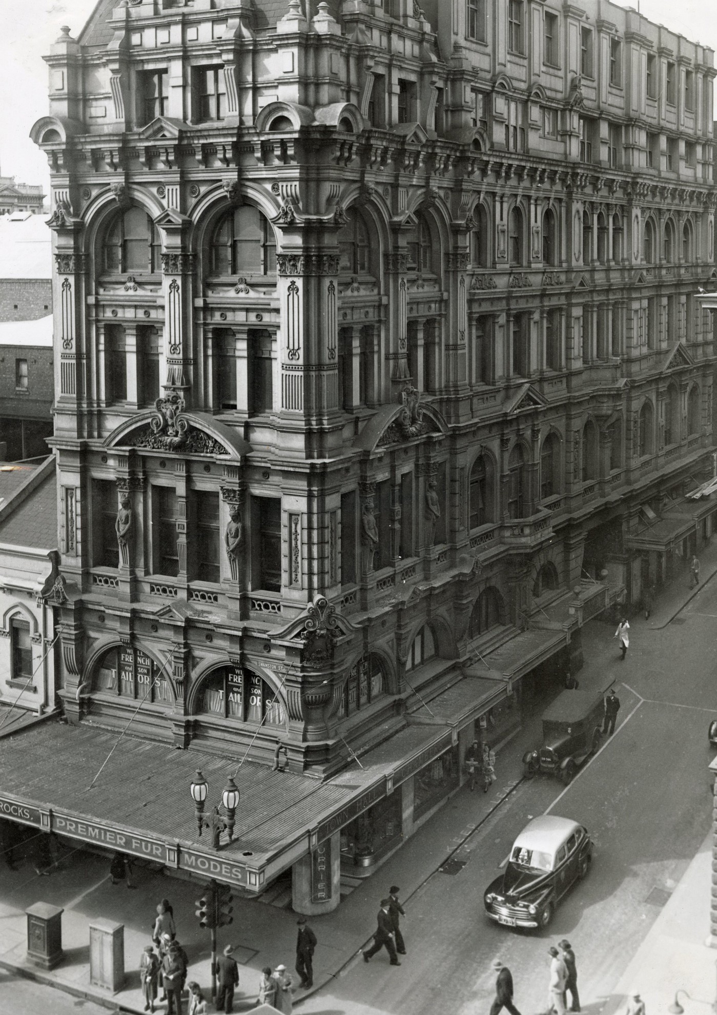 Image of the corner of Swanston Street and Little Collins Street - City ...