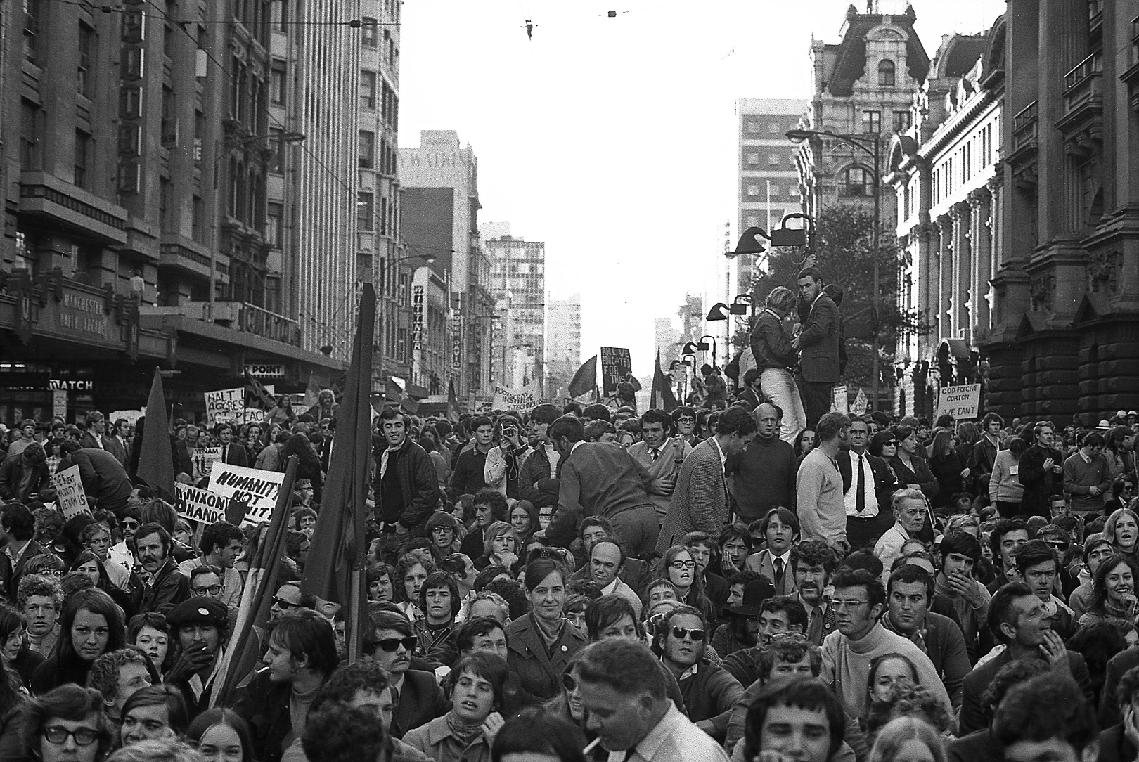 Sit-down on Swanston Street (Vietnam moratorium protest) - City Collection
